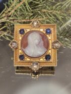 AMS8920 Exceptional French cameo - Cobwebs