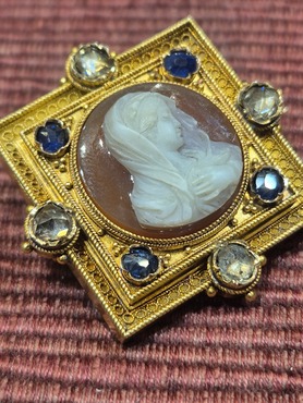 AMS8920 Exceptional French cameo - Cobwebs